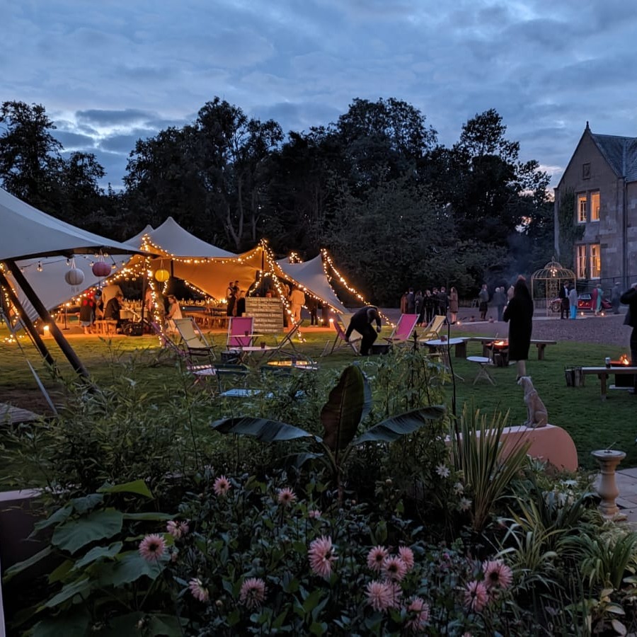 Netherbyres House | A colourful, relaxed and unique wedding venue
